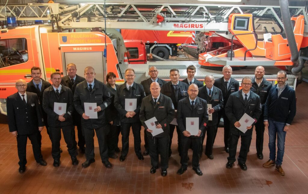 Engagierte Feuerwehrkräfte - Journal Lokal